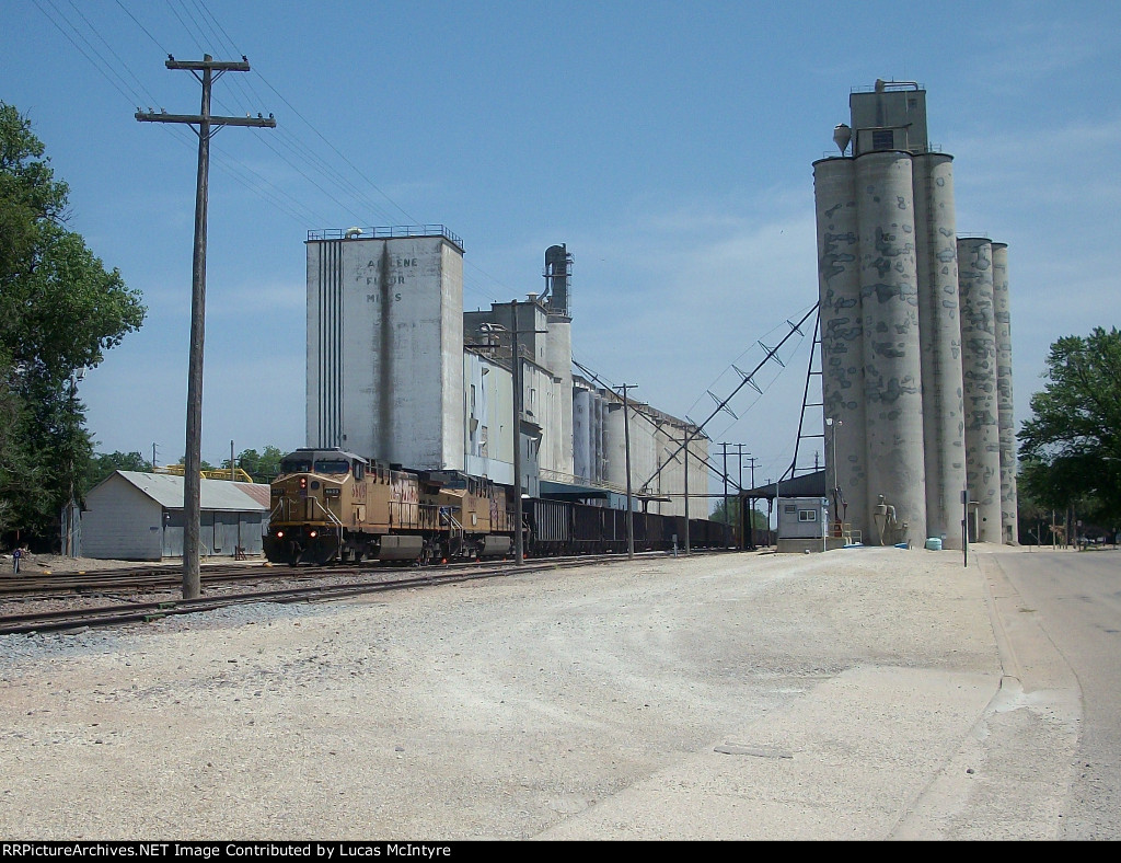 UP 6605 westbound UP empty coal train